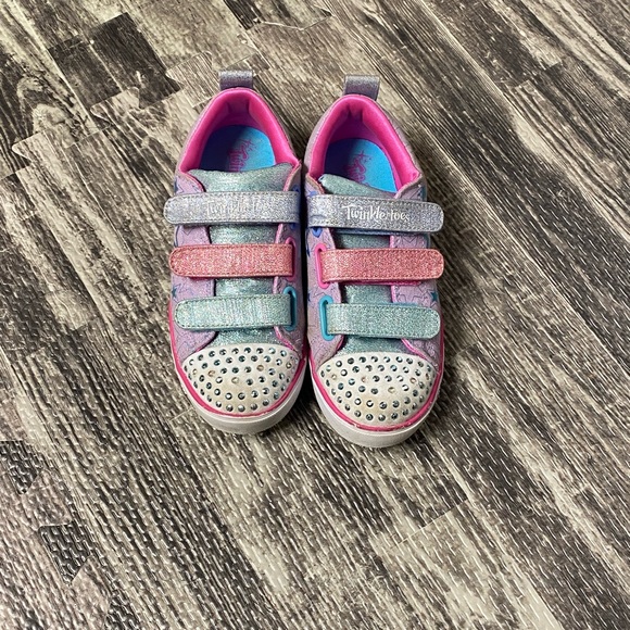 Skechers | Shoes | Sketchers Little Girls Light Up Shoes Size 3 | Poshmark